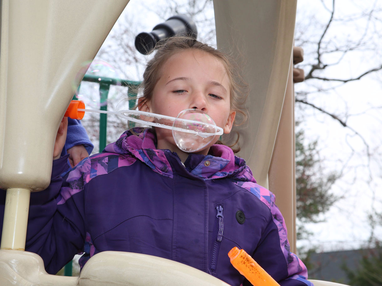 Unquowa School | Bubble Fun!